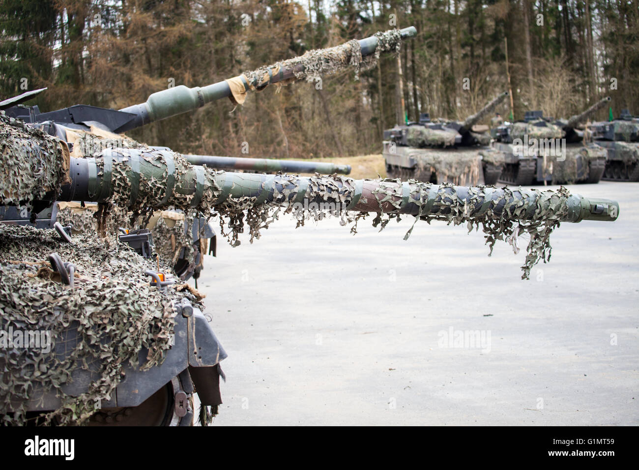 Leopard 2 tank german hi-res stock photography and images - Alamy