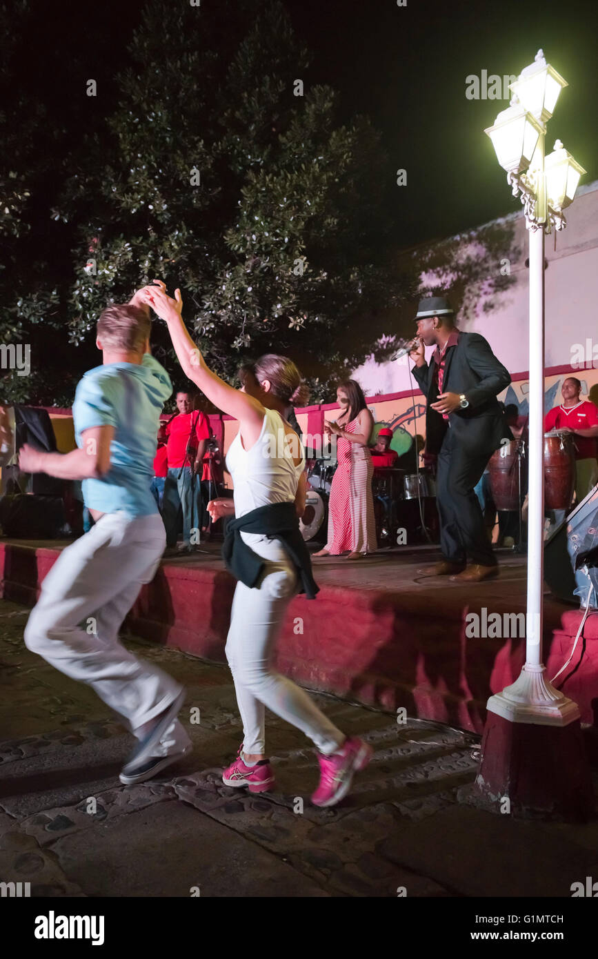 Cuba salsa dance hi-res stock photography and images - Alamy