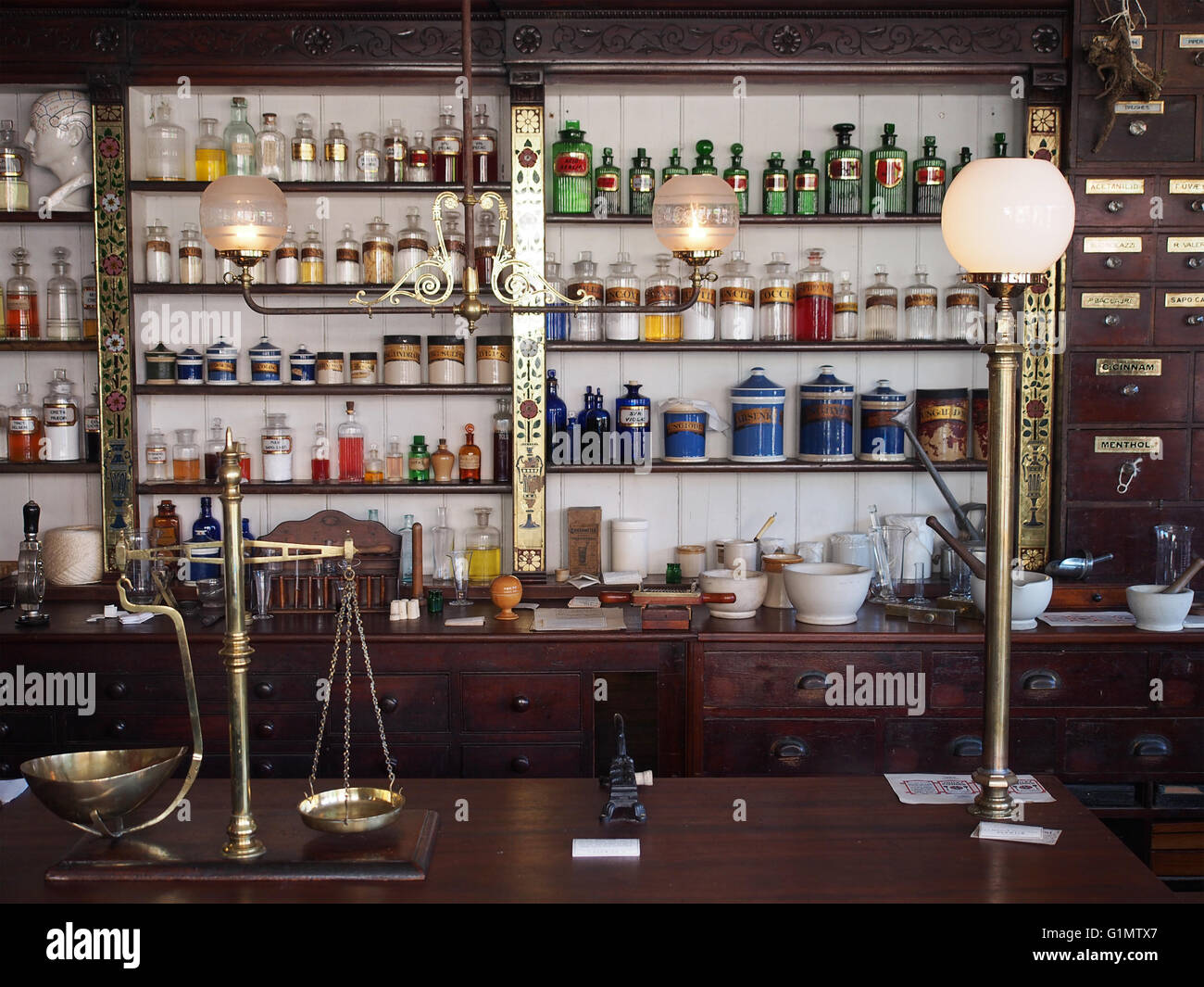 Edwardian Shop High Resolution Stock Photography and Images - Alamy