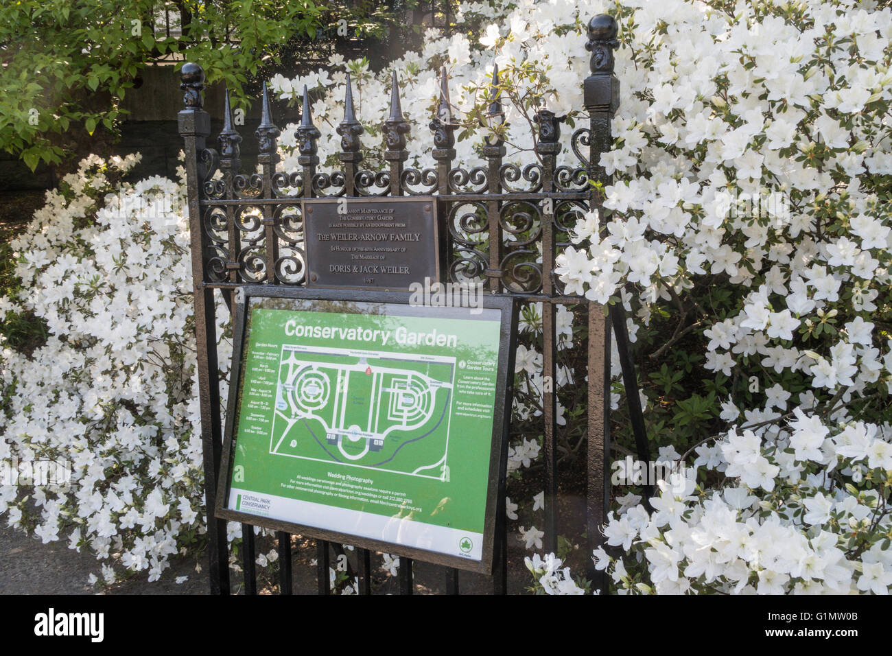 Map sign, The Conservatory Garden, Central Park, NYC Stock Photo - Alamy