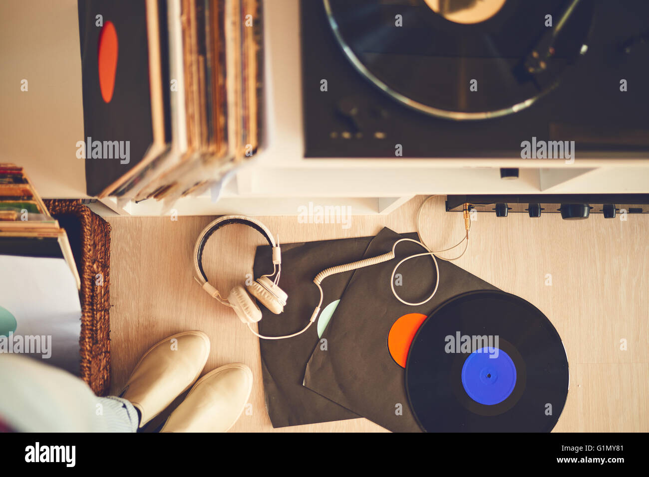 Listening music at home on the gramophone Stock Photo - Alamy