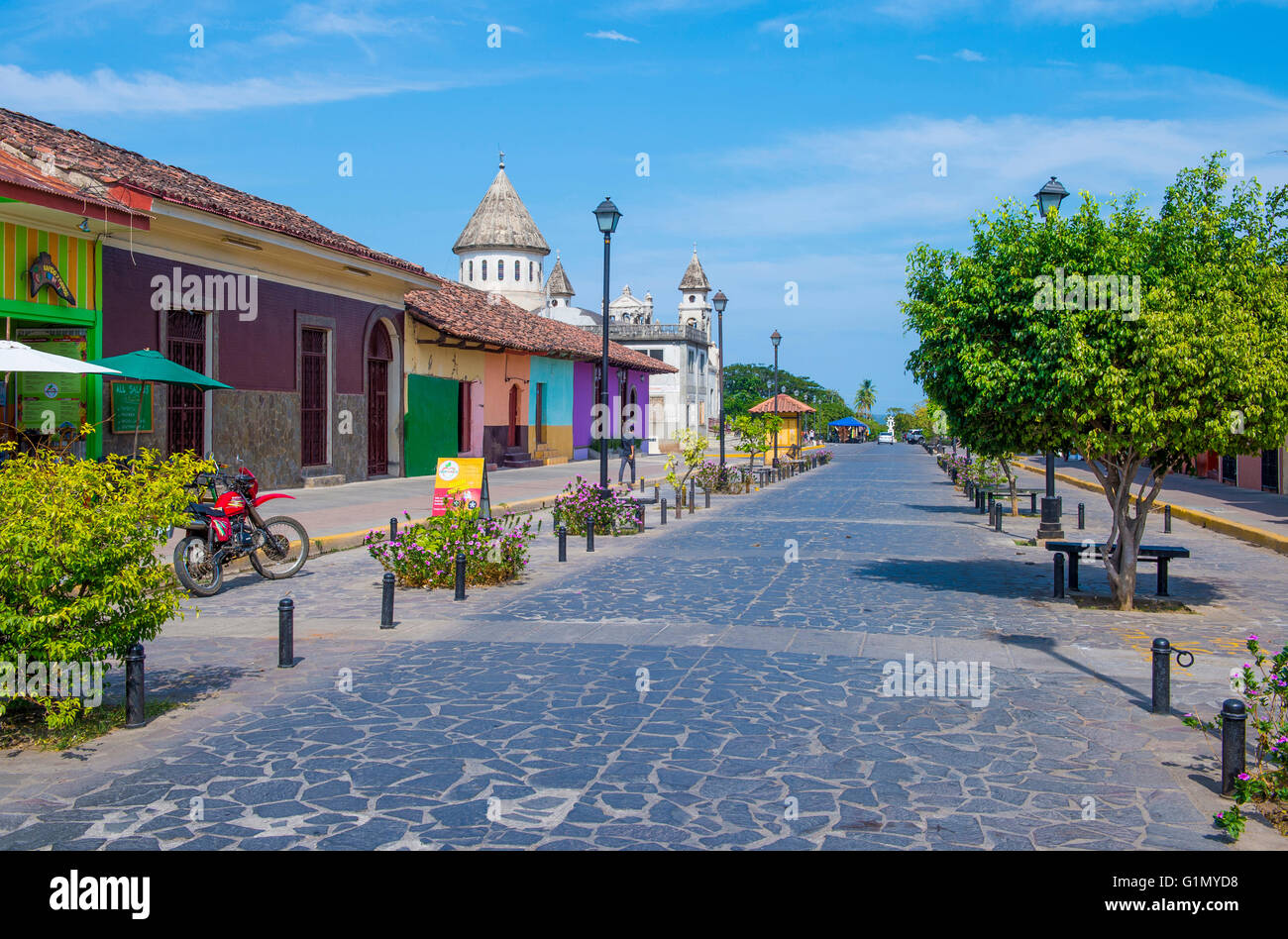 Street view of Granada Nicaragua Stock Photo - Alamy
