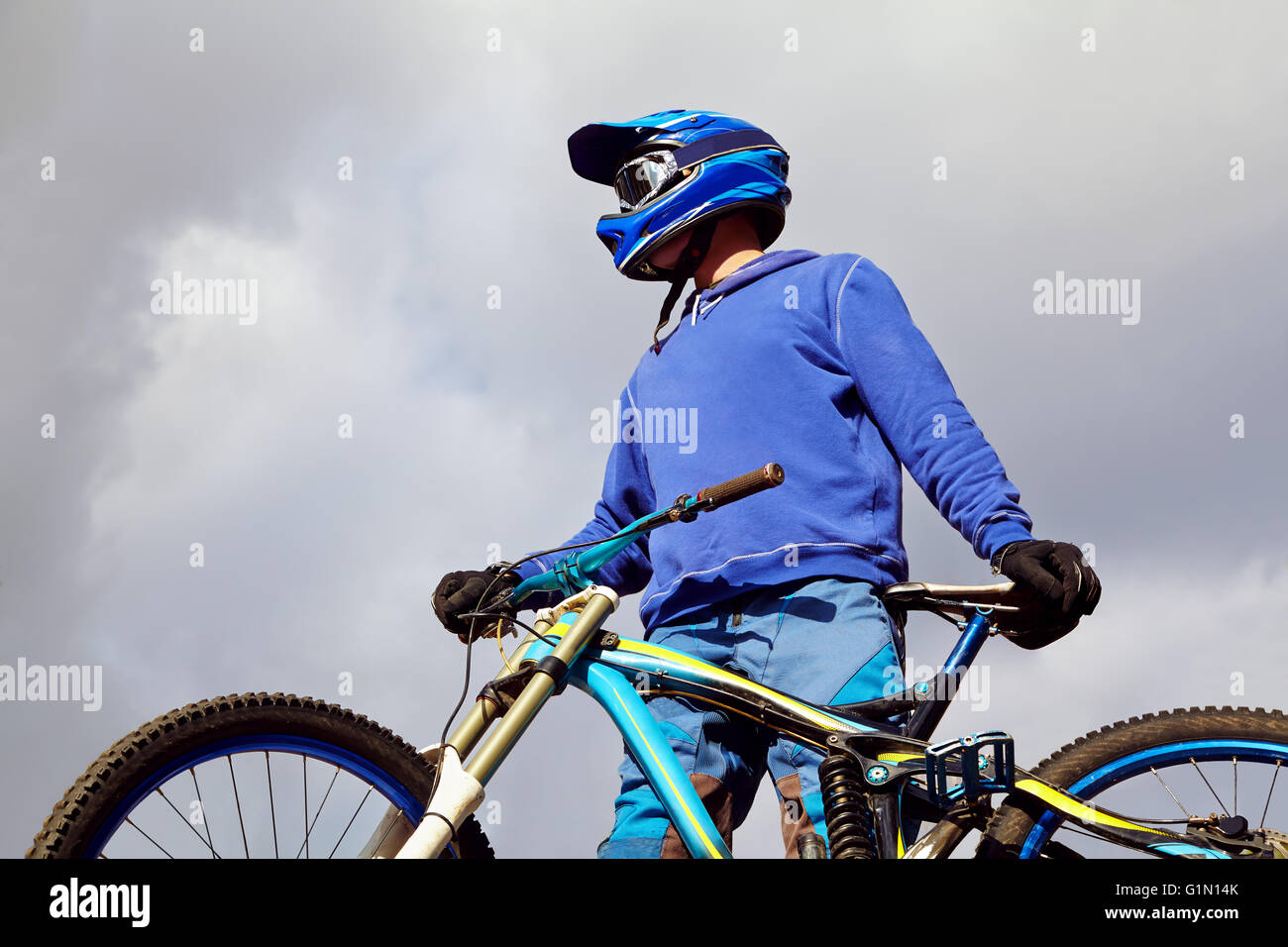 Man riding a mountain bike hi-res stock photography and images - Alamy