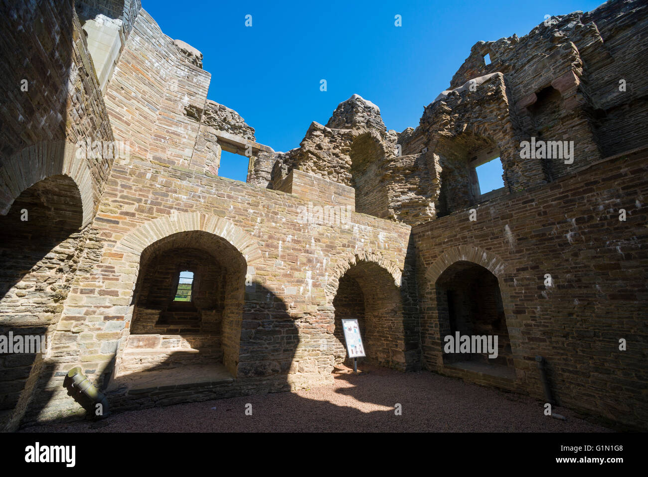 Stone castle interior hi-res stock photography and images - Alamy