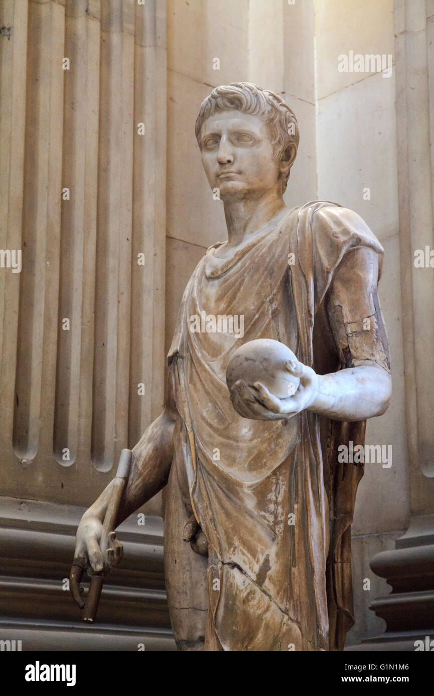 Statue of Augustus, Roman Emperor, Castle Howard, Yorkshire, England ...