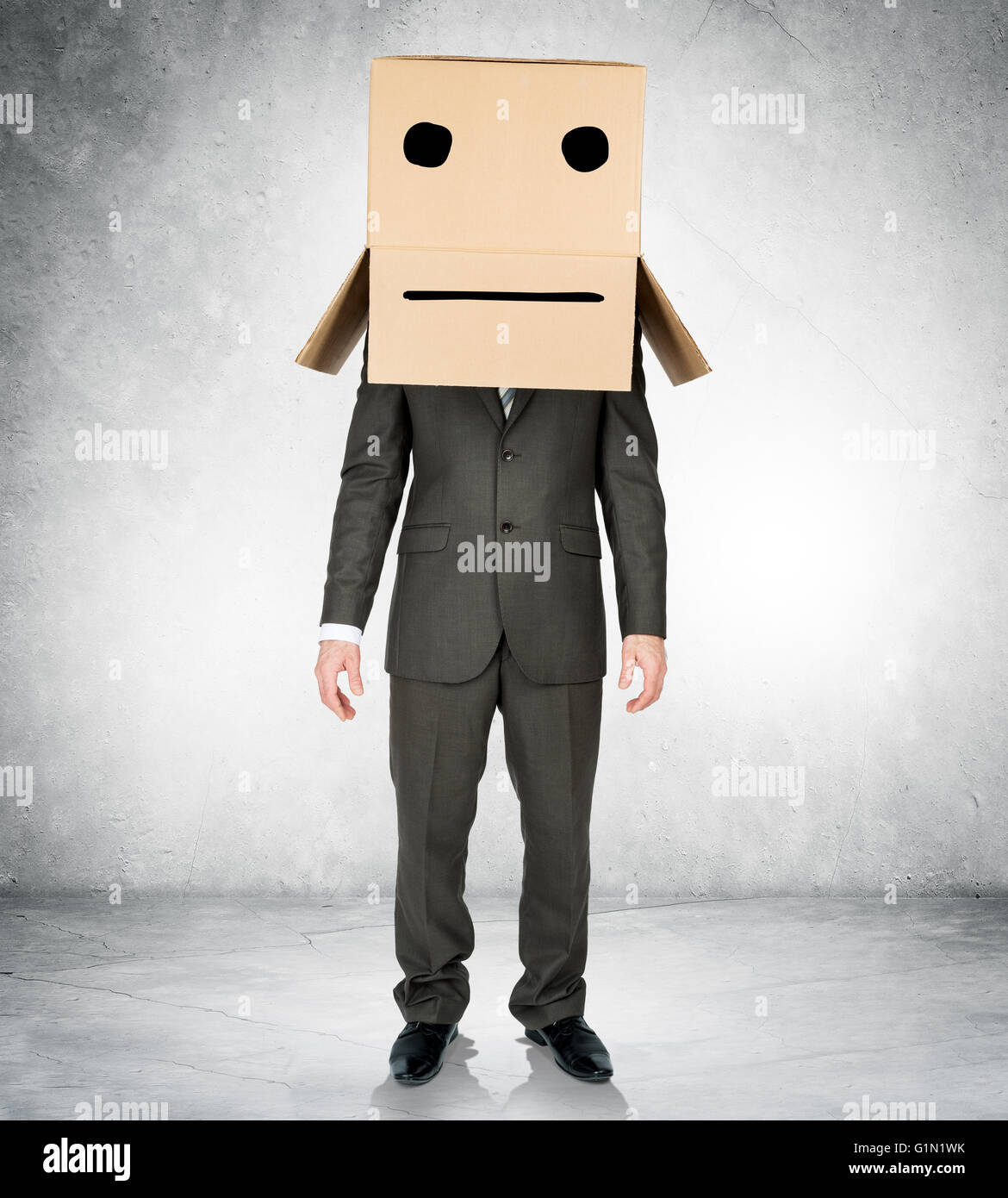 Businessman cardboard box mask hi-res stock photography and images - Alamy