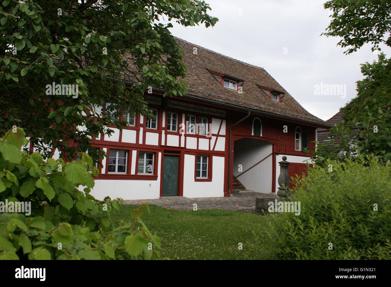 Switzerland farmhouse hi-res stock photography and images - Alamy