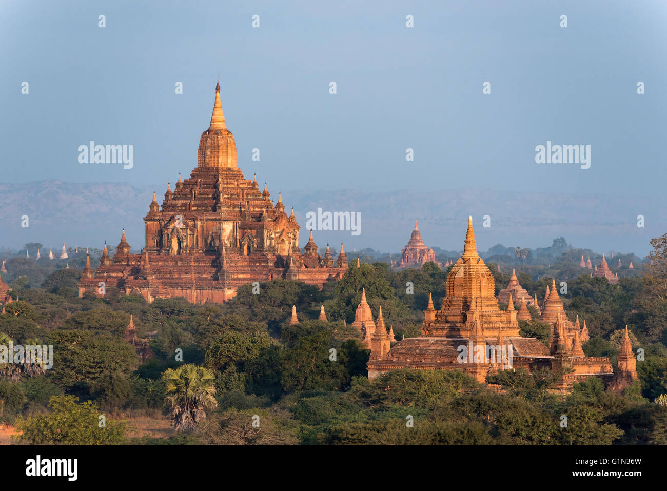 Pya Tha Da Pagoda High Resolution Stock Photography and Images - Alamy