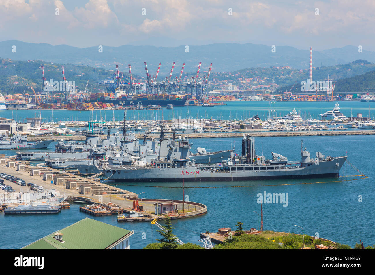 Naval ships hi-res stock photography and images - Alamy