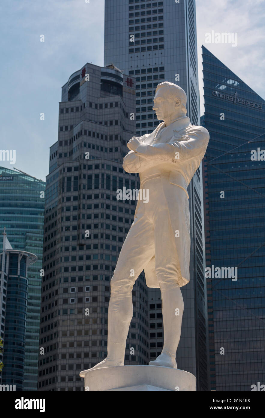 Raffles statue sir stamford raffles hi-res stock photography and images ...