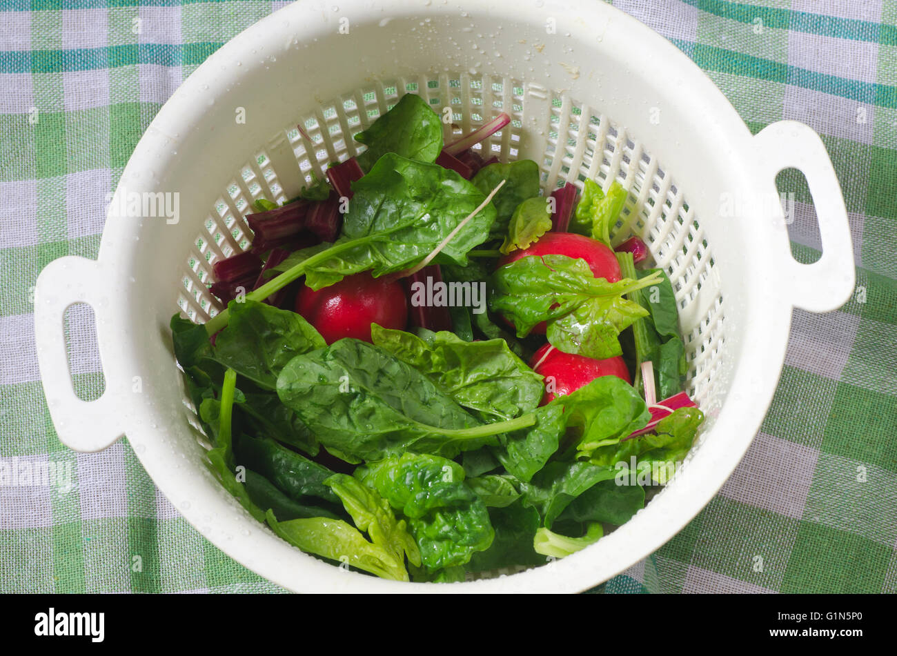 Fresh spring vegetables hi-res stock photography and images - Alamy