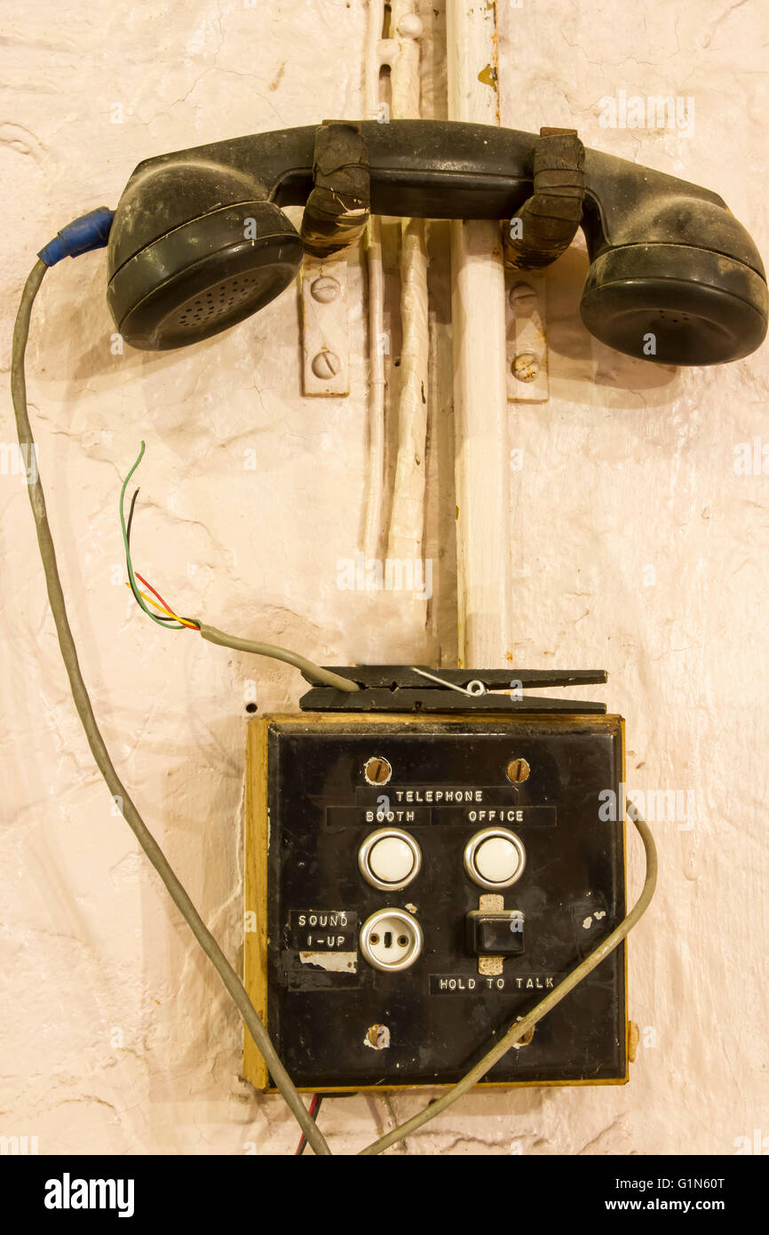 Loose wires hi-res stock photography and images - Alamy