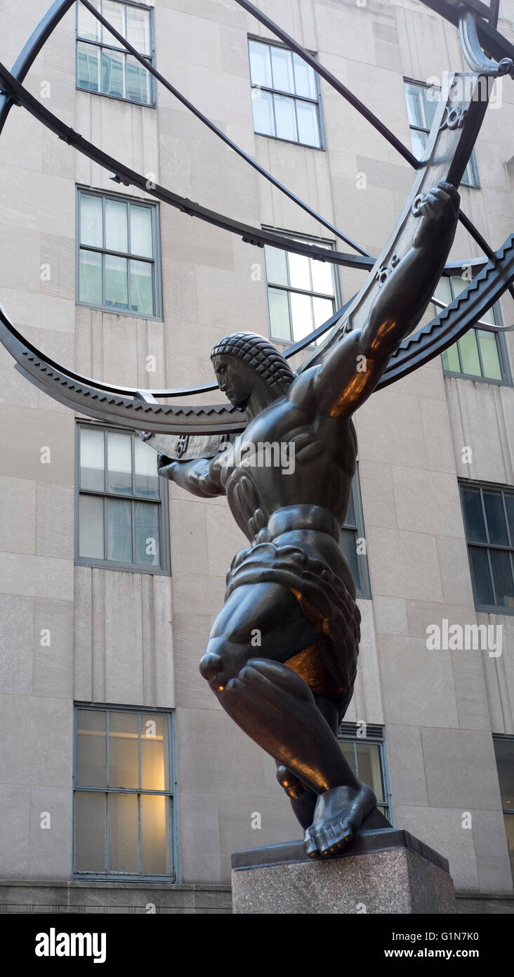 Bronze statue of Atlas in front of the Rockefeller Center, Manhattan ...