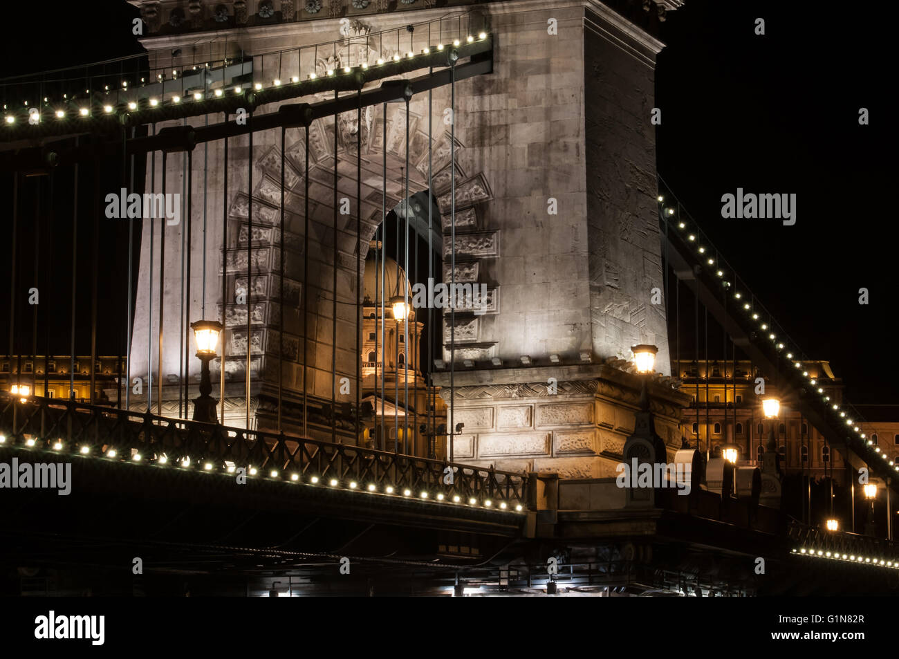 Chain Bridge at night Stock Photo - Alamy