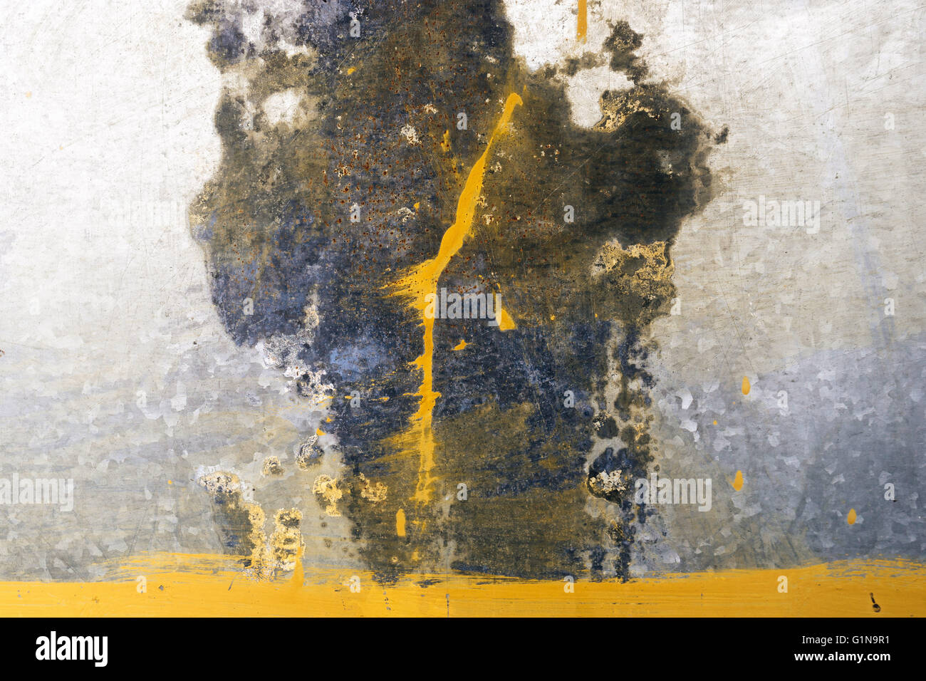 Rusty yellow metal surface texture hi-res stock photography and images ...