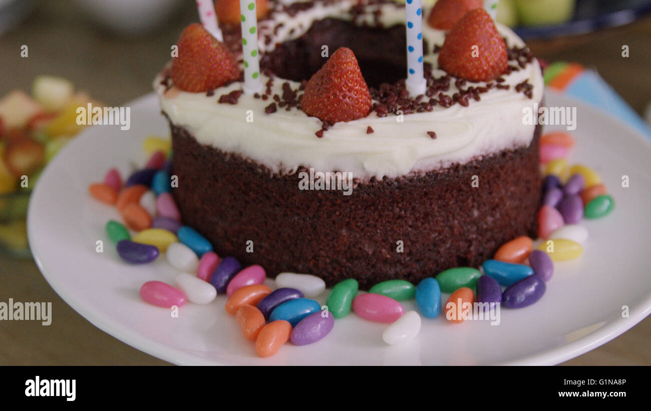 Zoom on a birthday cake Stock Photo - Alamy