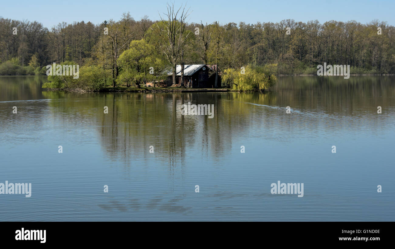 Pond boat house hi-res stock photography and images - Alamy