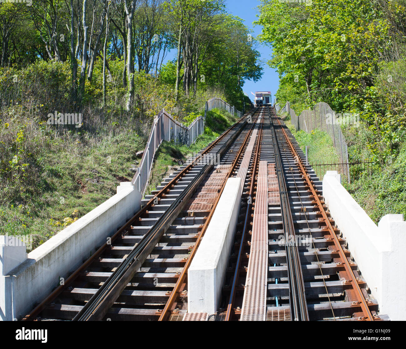 Steep cliff bottom hi-res stock photography and images - Alamy