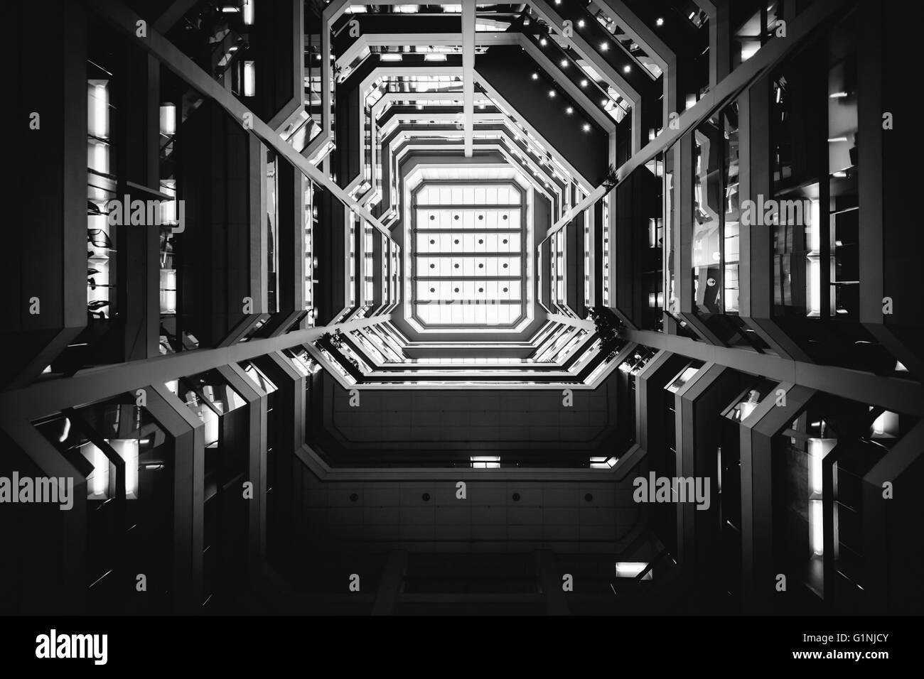 Urban atrium hi-res stock photography and images - Alamy