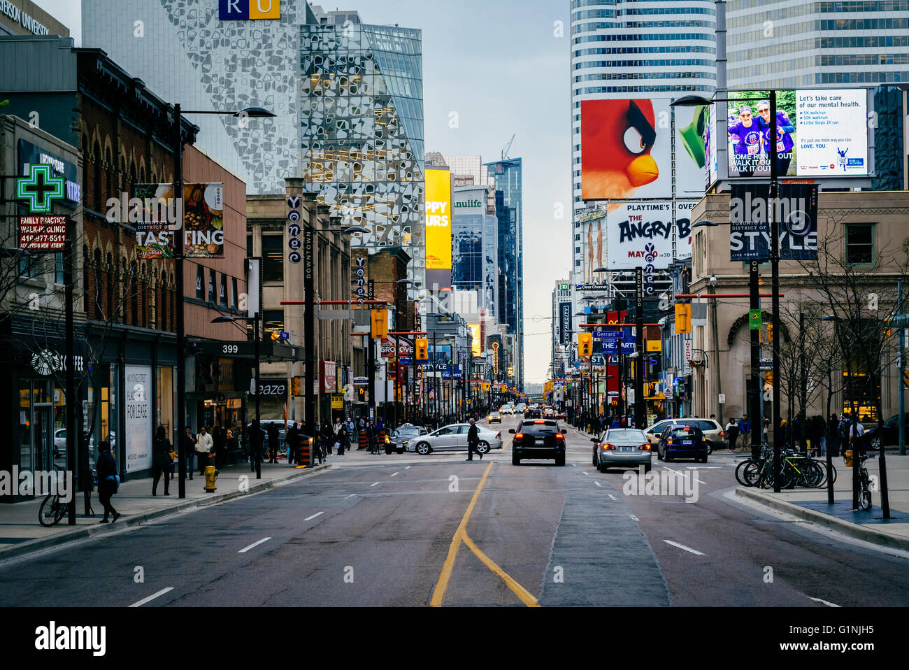 Canada ontario toronto yonge street hi-res stock photography and images ...