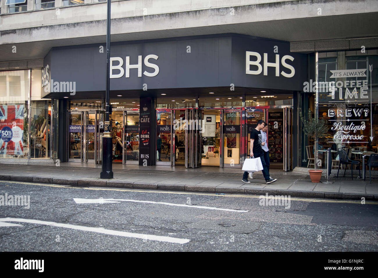 Exterior of BHS store in London Stock Photo - Alamy