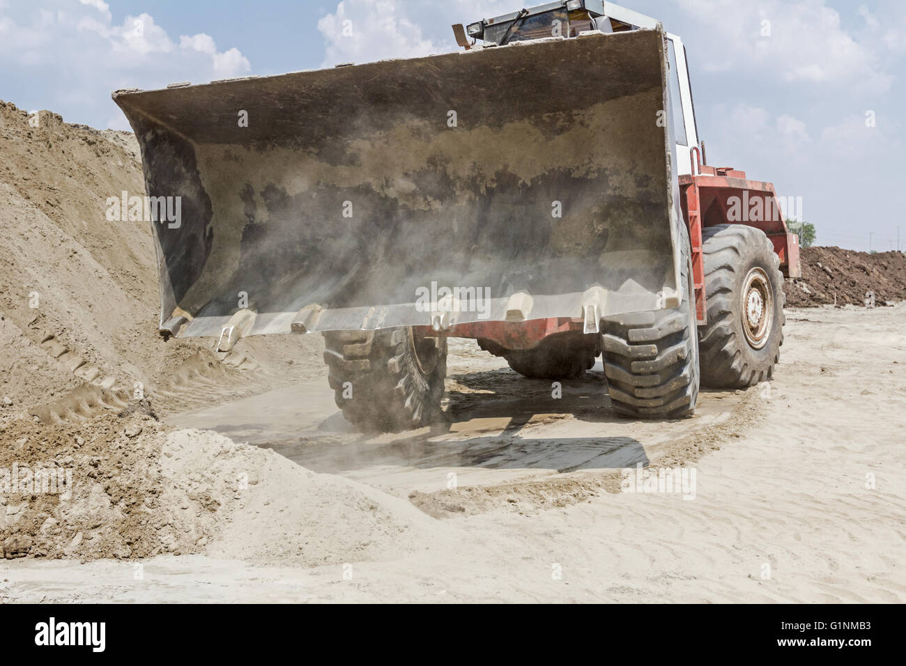 Tractor on low loader hi-res stock photography and images - Alamy