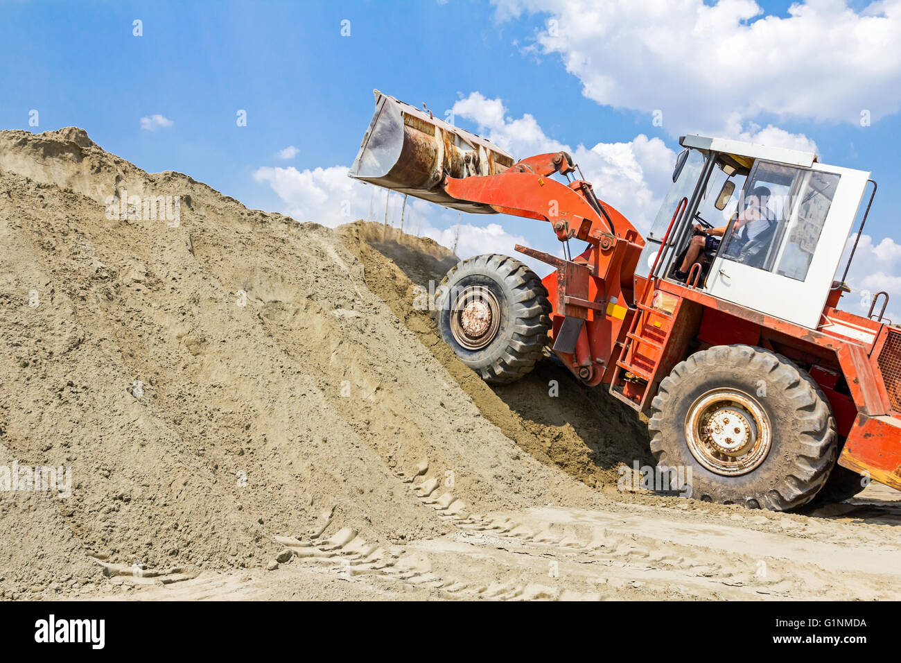 Red loader hi-res stock photography and images - Alamy