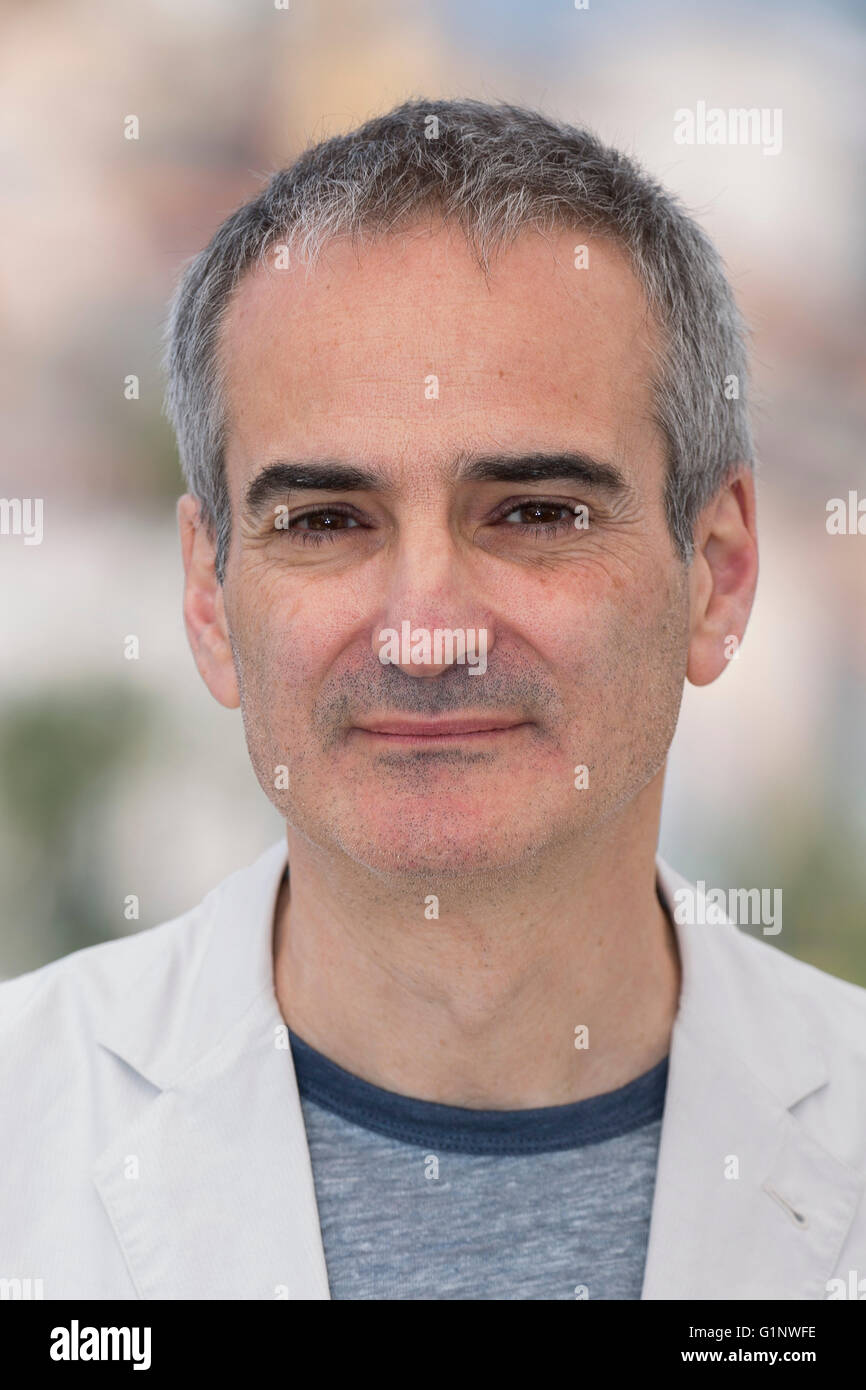 Cannes, France. 17th May, 2016. French director Olivier Assayas poses ...