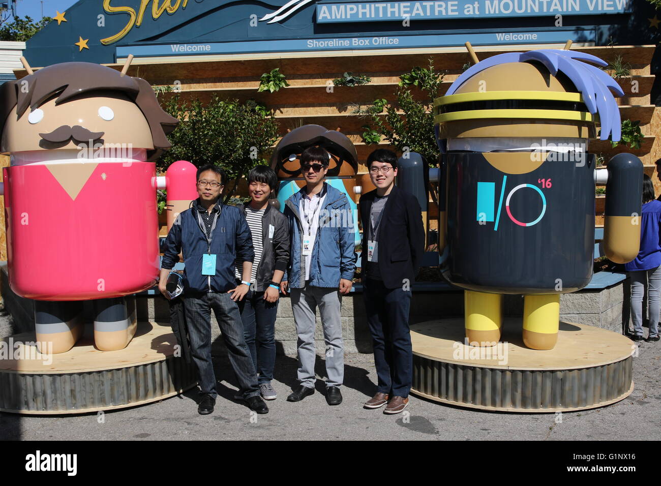 Mountain View, US. 17th May, 2016. Participants posing with mascots of ...