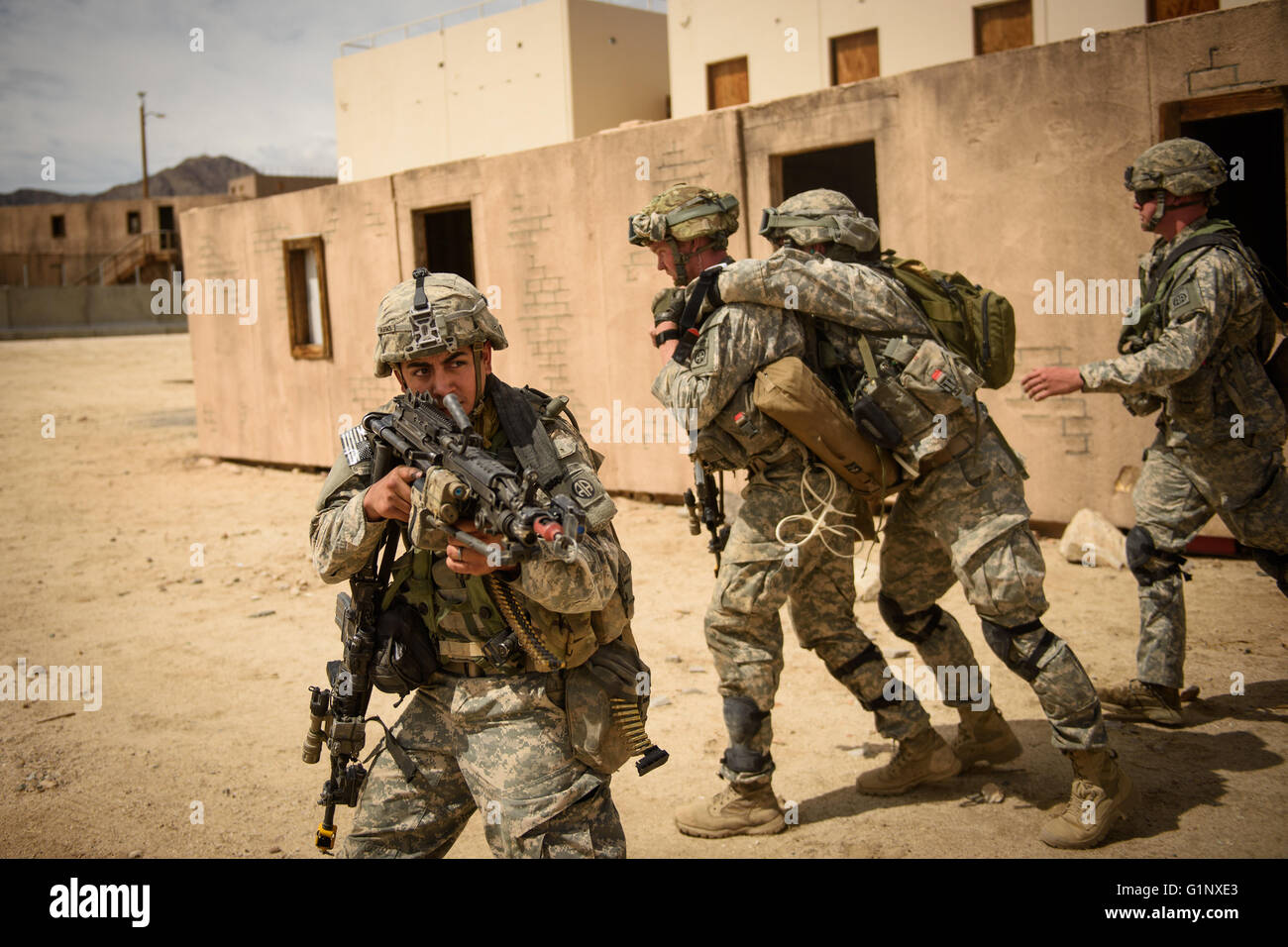 Fort Irwin, California, USA. 6th Aug, 2015. Paratroopers with the 2nd ...