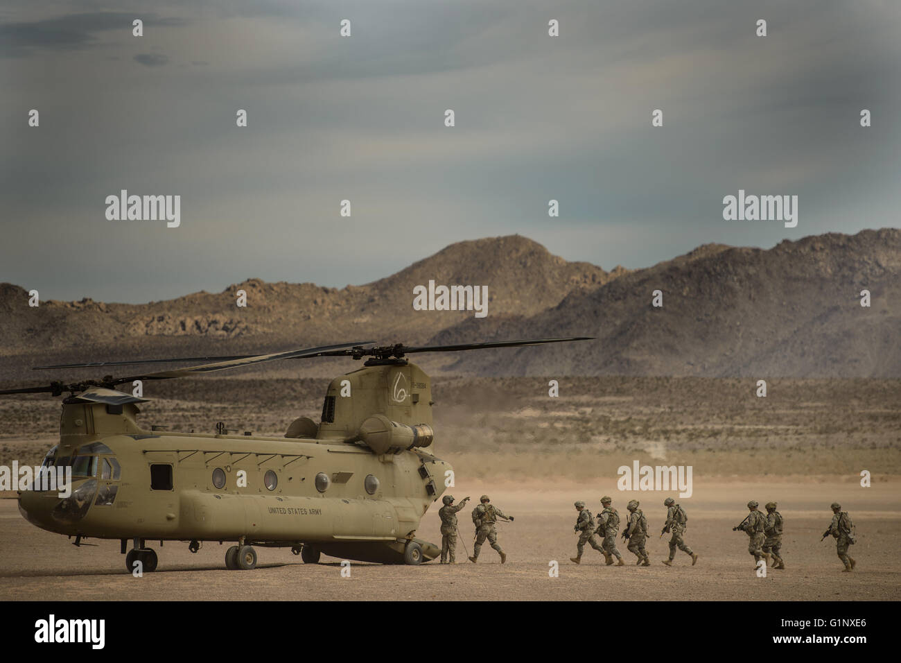 Fort Irwin, California, USA. 6th Aug, 2015. Paratroopers from the 2nd ...