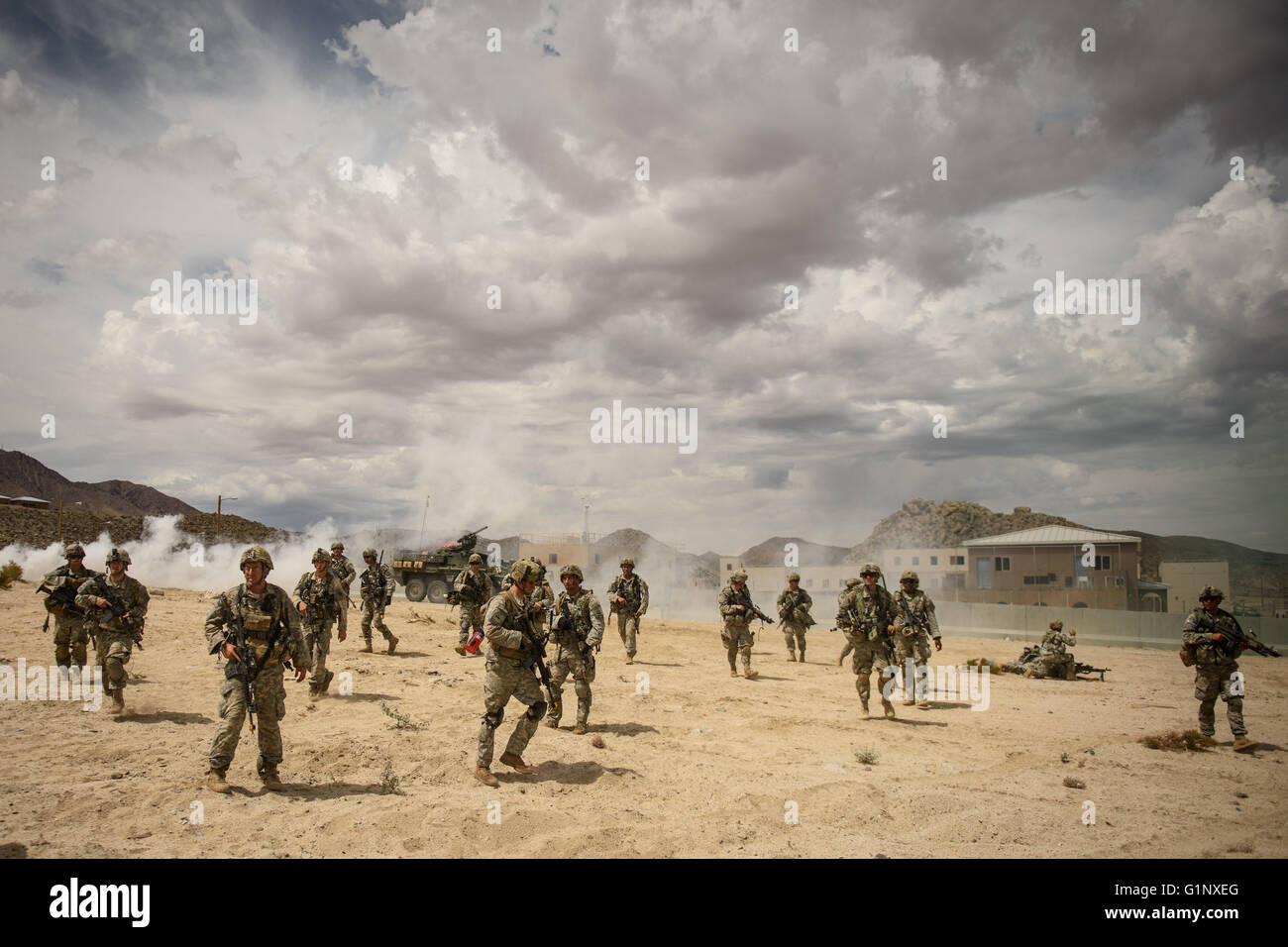 Fort Irwin, California, USA. 6th Aug, 2015. Paratroopers with the 2nd ...