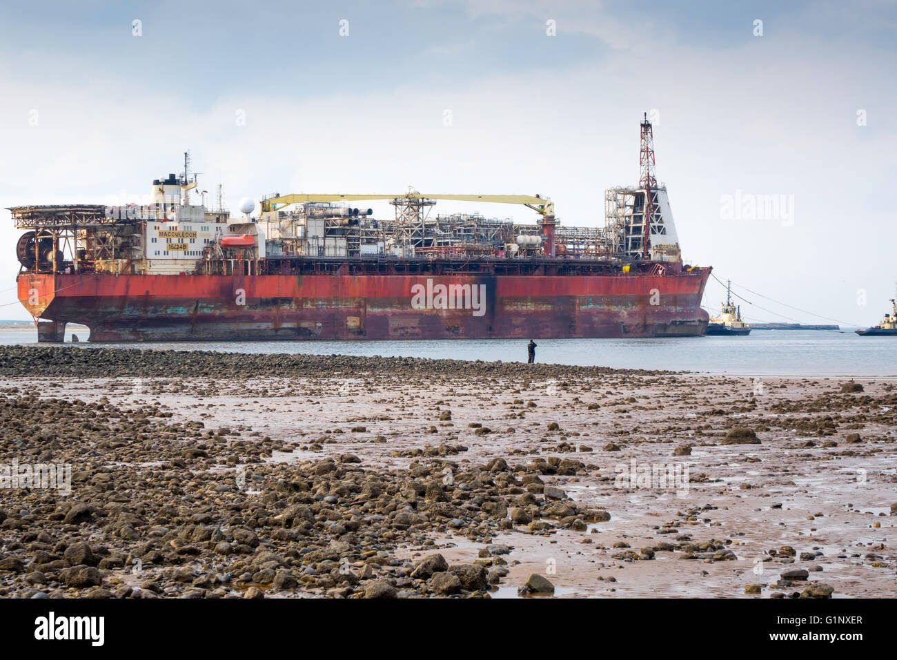 Floating oil production new hi-res stock photography and images - Alamy