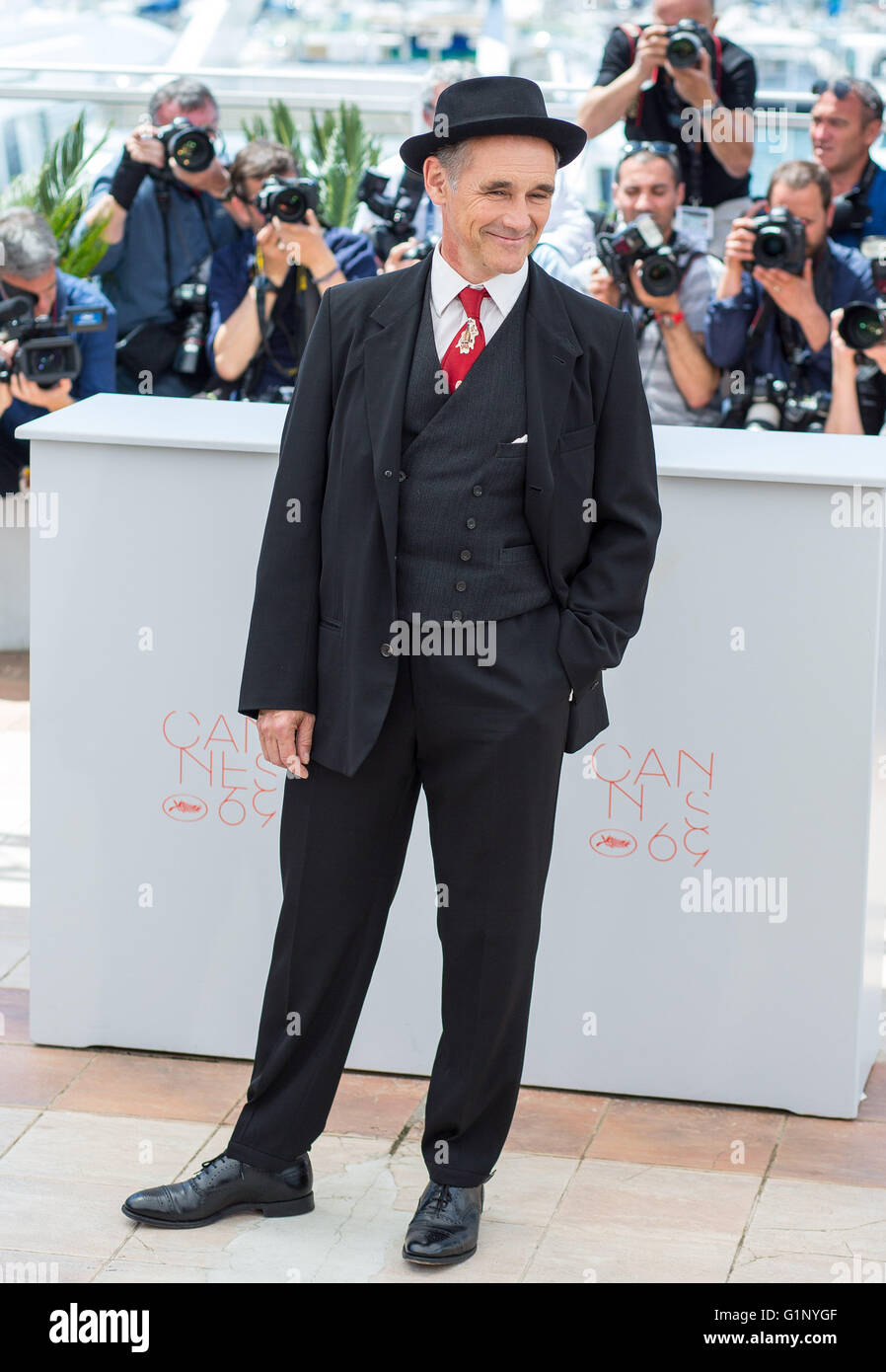 Cannes, France. 15th May, 2016. Mark Rylance Actor The Bfg, Photocall ...