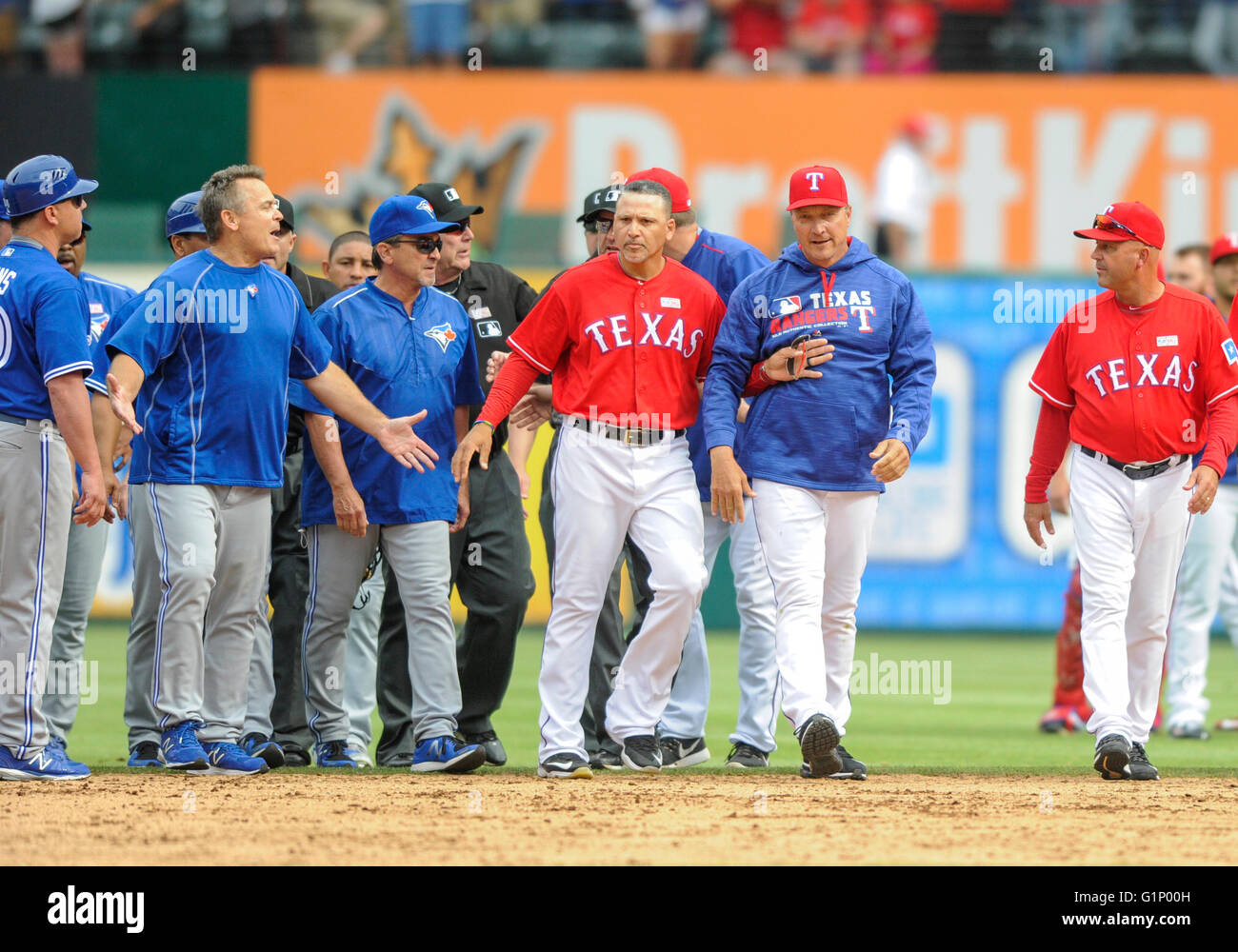 Baseball bench clearing hi-res stock photography and images - Alamy