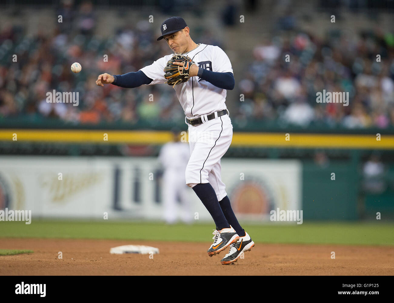 Detroit Michigan Usa 17th May 2016 Detroit Tigers Second Baseman