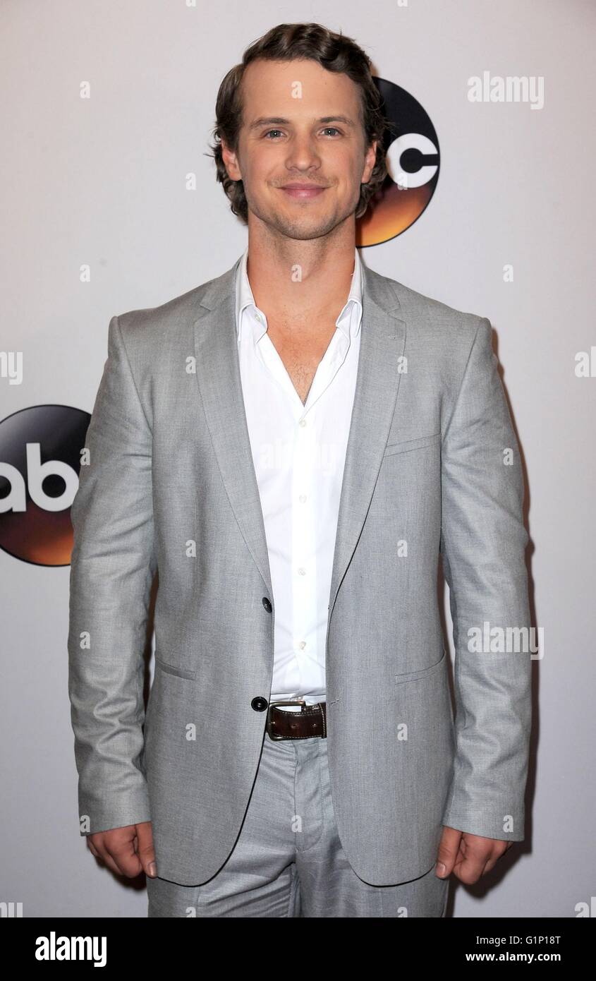 New York, NY, USA. 17th May, 2016. Freddie Stroma at arrivals for ABC ...