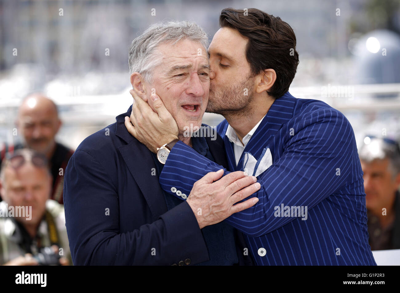 Robert de Niro and Edgar Ramirez at the 'Hands of Stone' photocall ...