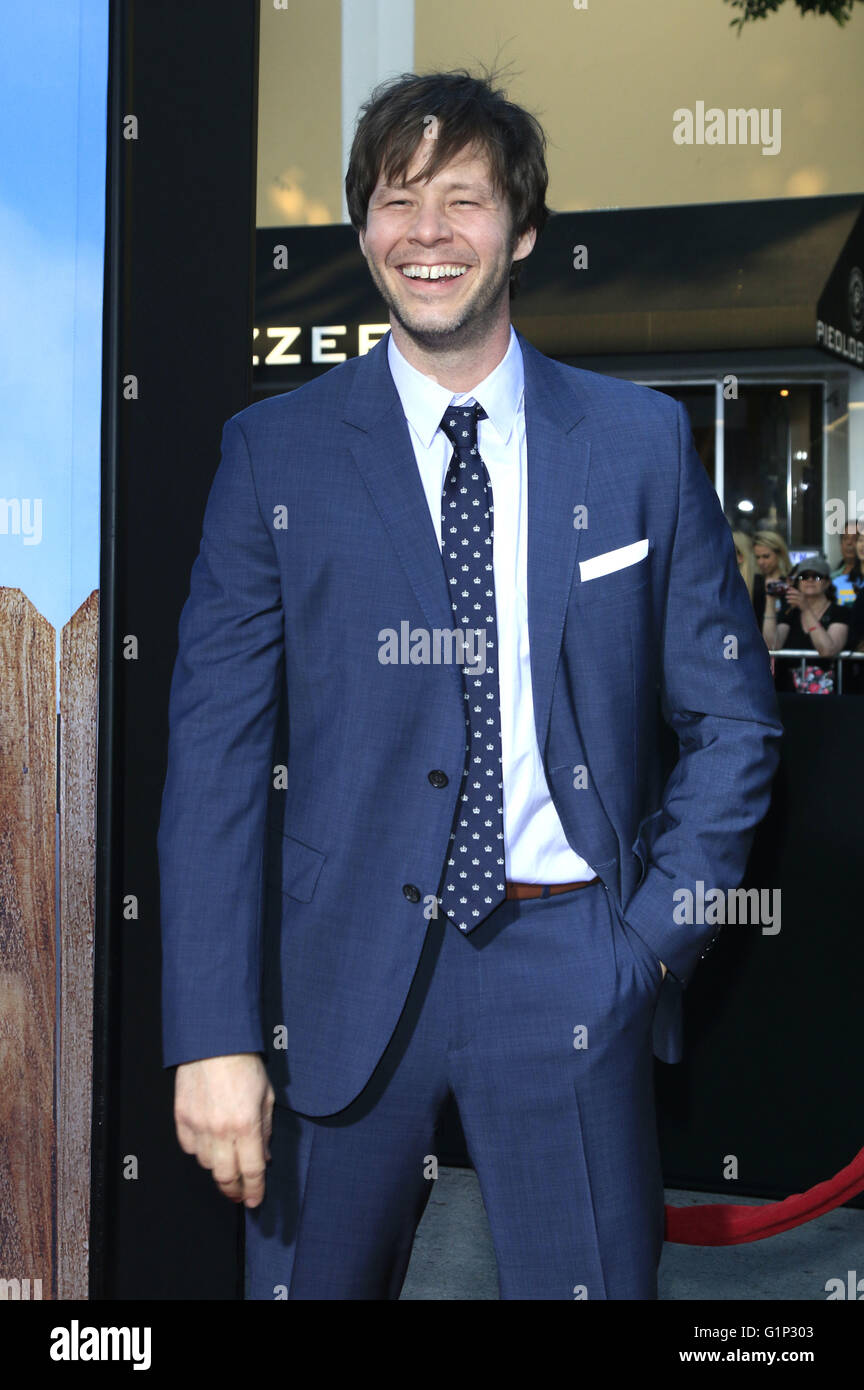Ike Barinholtz attends the 'Neighbors 2: Sorority Rising' premiere at ...