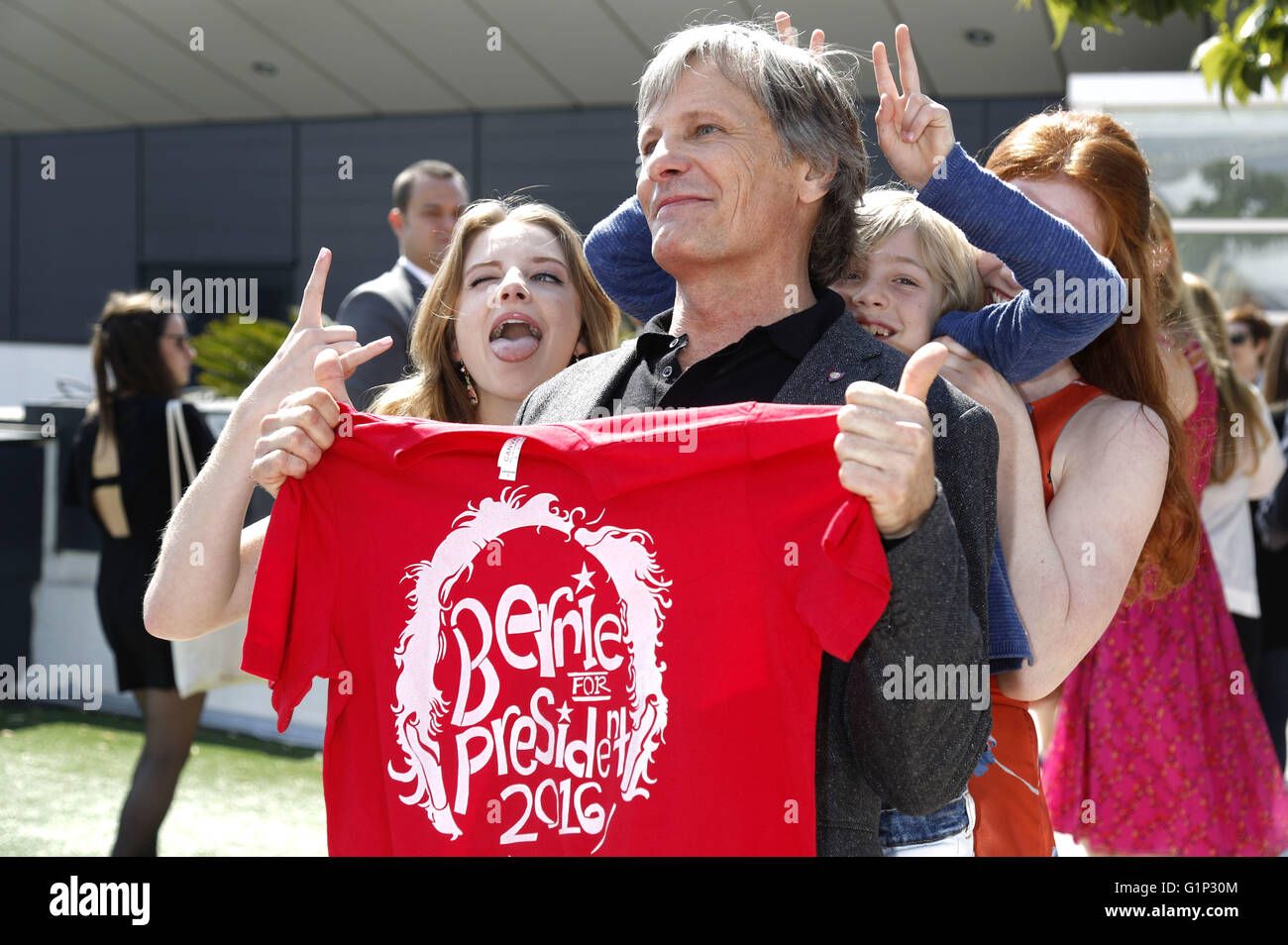 Captain fantastic film shree crooks hi-res stock photography and images ...