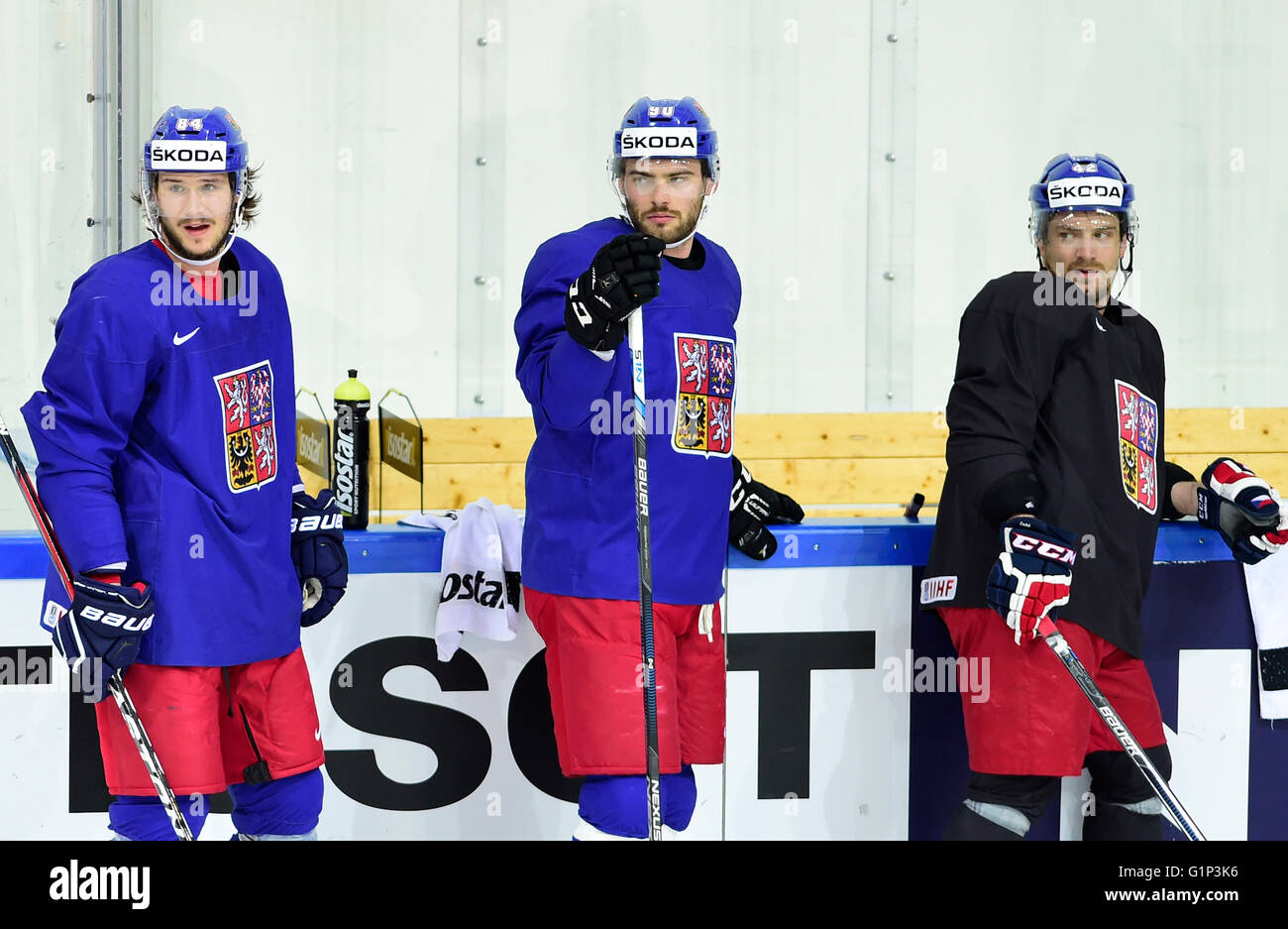 Players Tomas Kundratek, from left, Robert Kousal and Petr Koukal ...