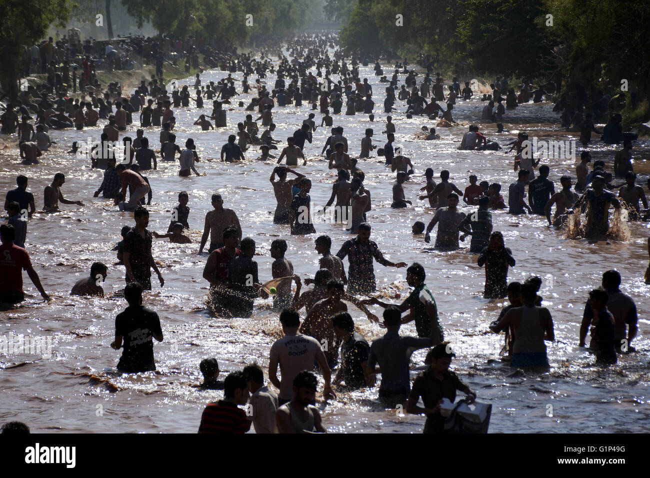 44 degrees hi-res stock photography and images - Alamy