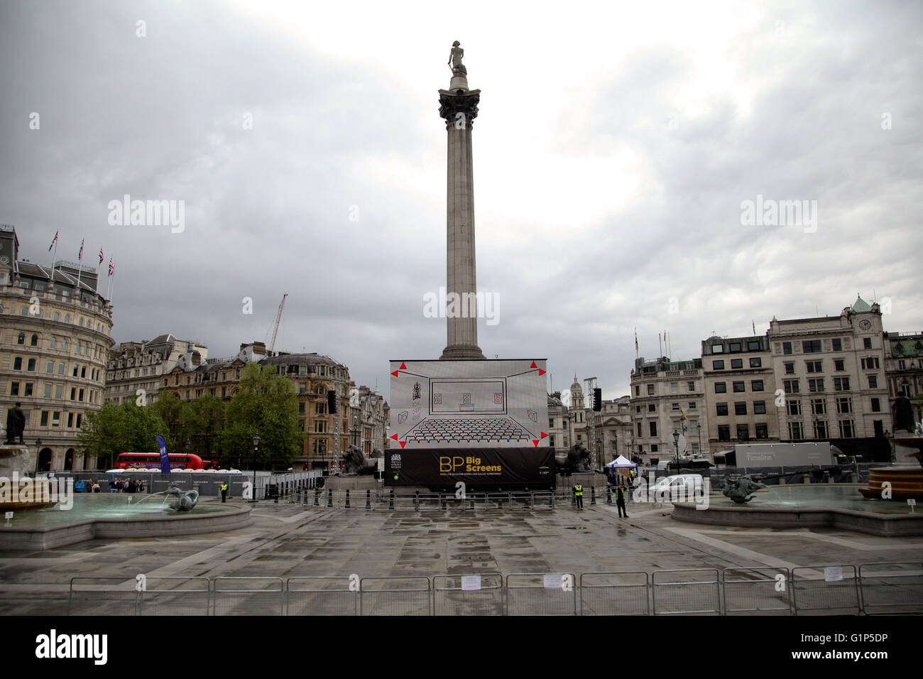 Big screen trafalgar square hi-res stock photography and images - Alamy