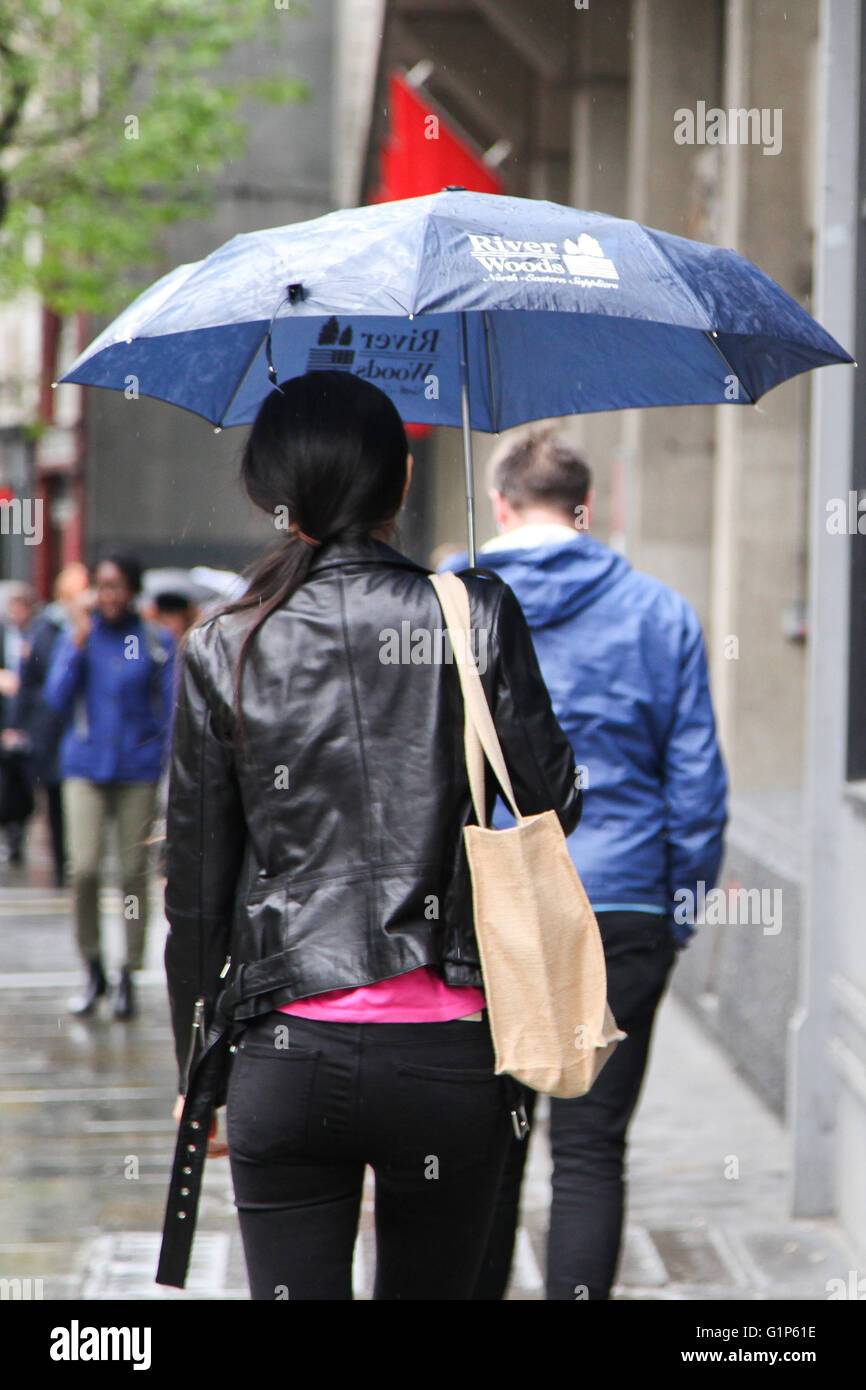 Girls caught in the rain hi-res stock photography and images - Alamy