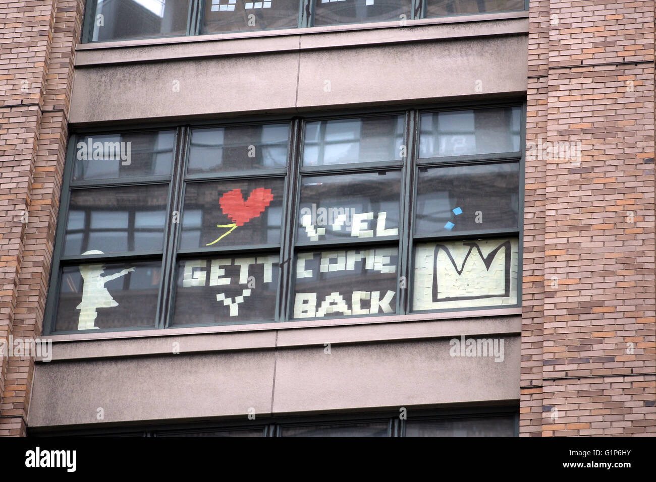 Post-it notes war breaks out in New York City Stock Photo - Alamy