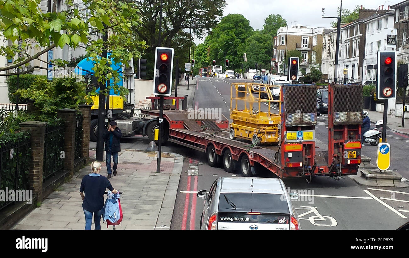 Heavy vehicle turning uk hi-res stock photography and images - Alamy
