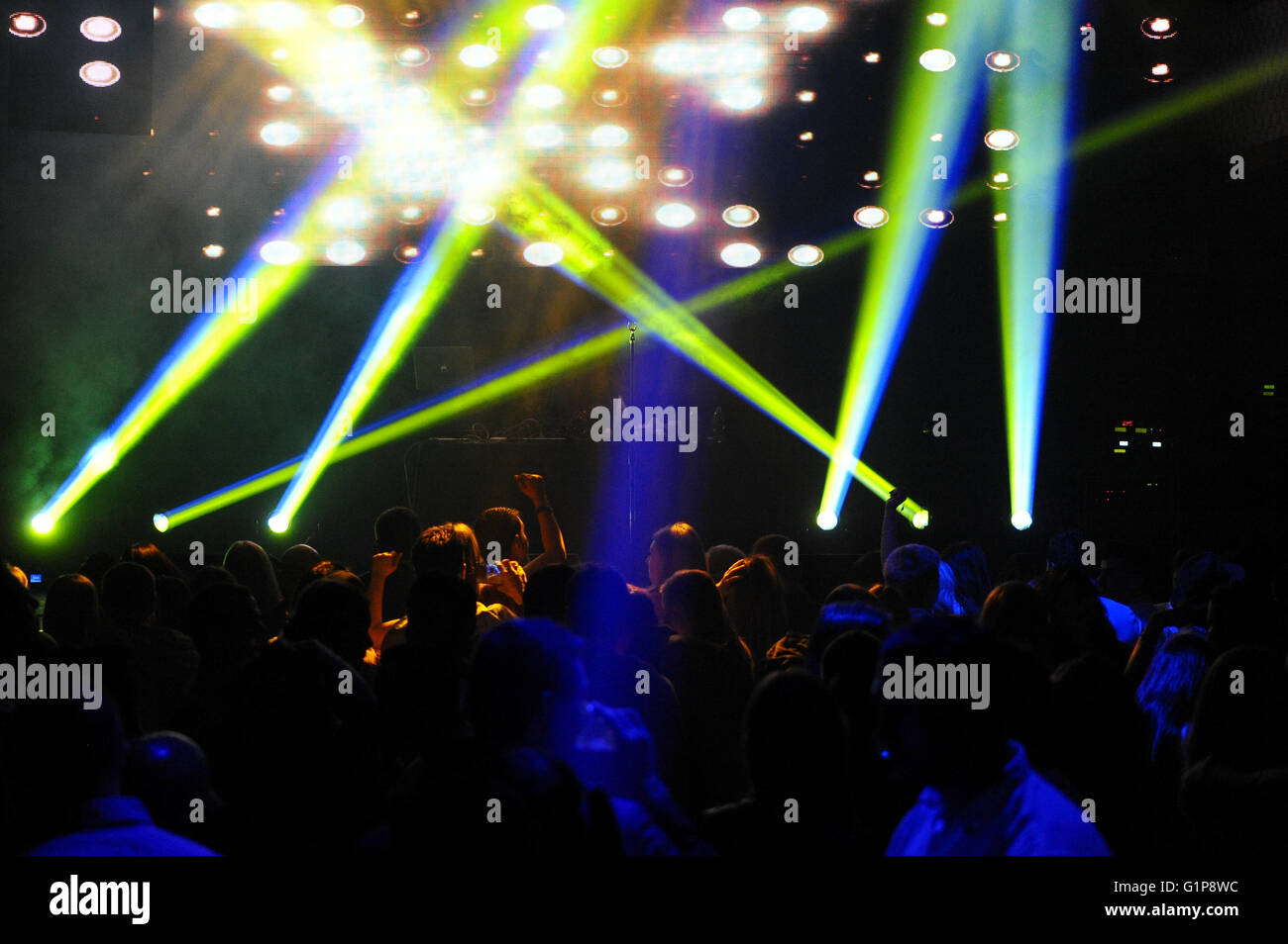Crowd at the music concert at Stage 48 Club Stock Photo - Alamy
