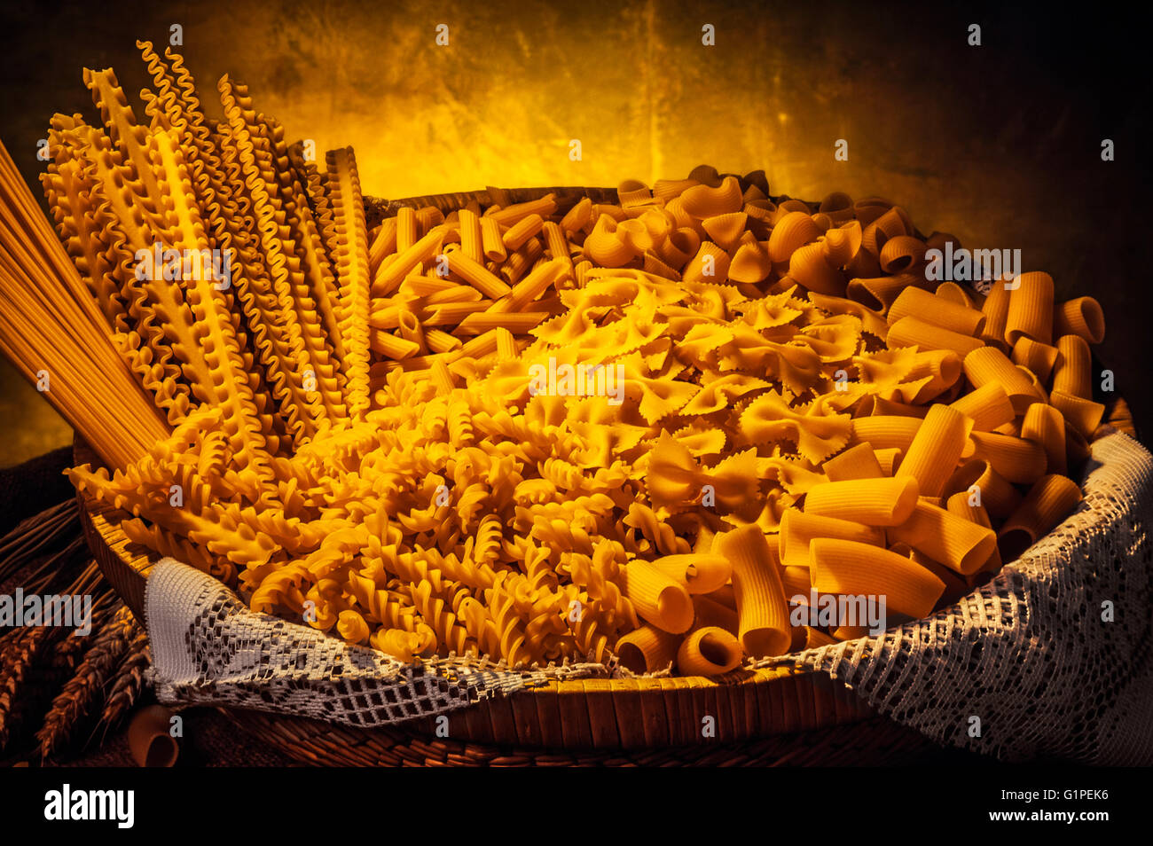 Italian Food - various types of Italian pasta Stock Photo - Alamy