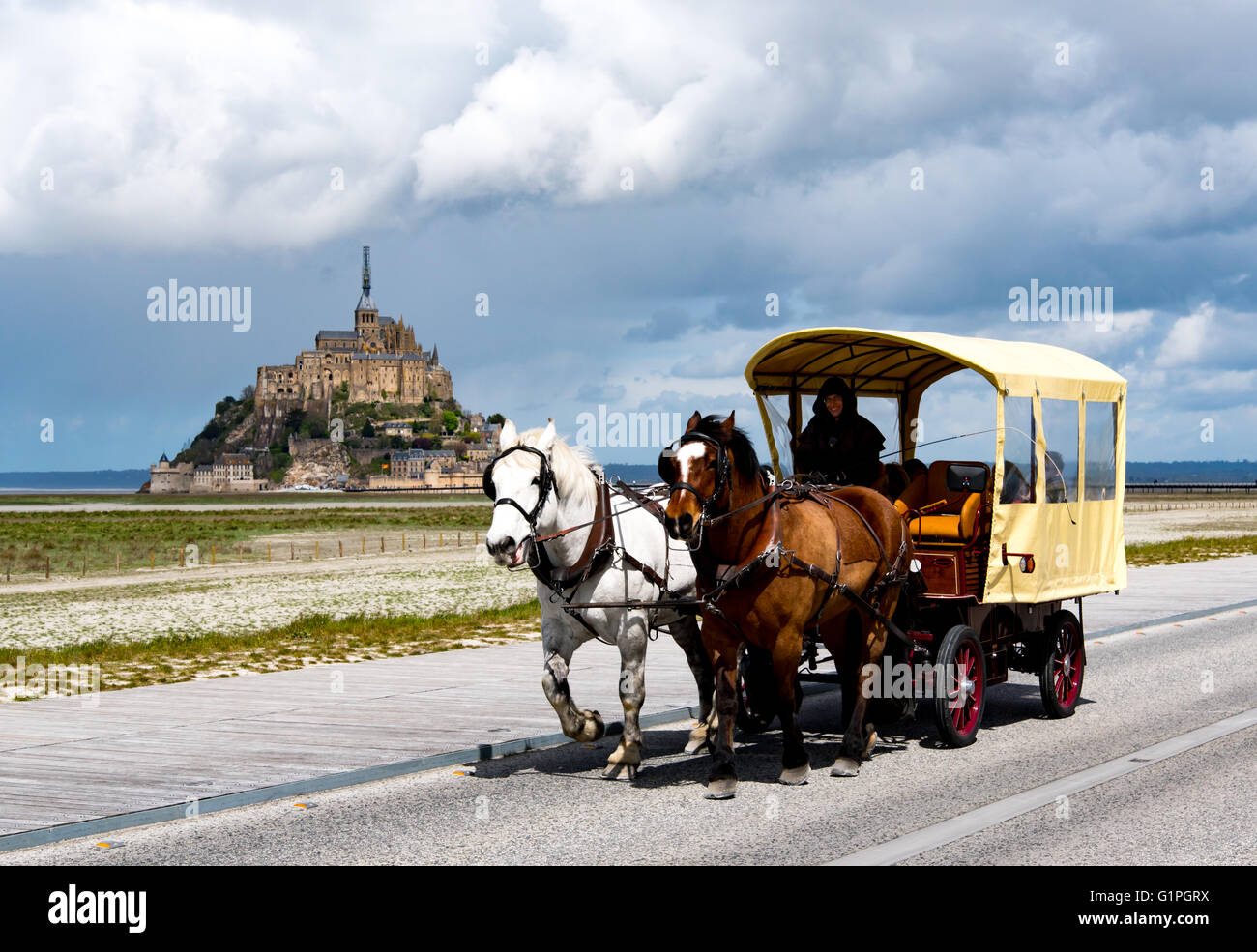 Horse drawn carriage mont saint michel hi-res stock photography and ...