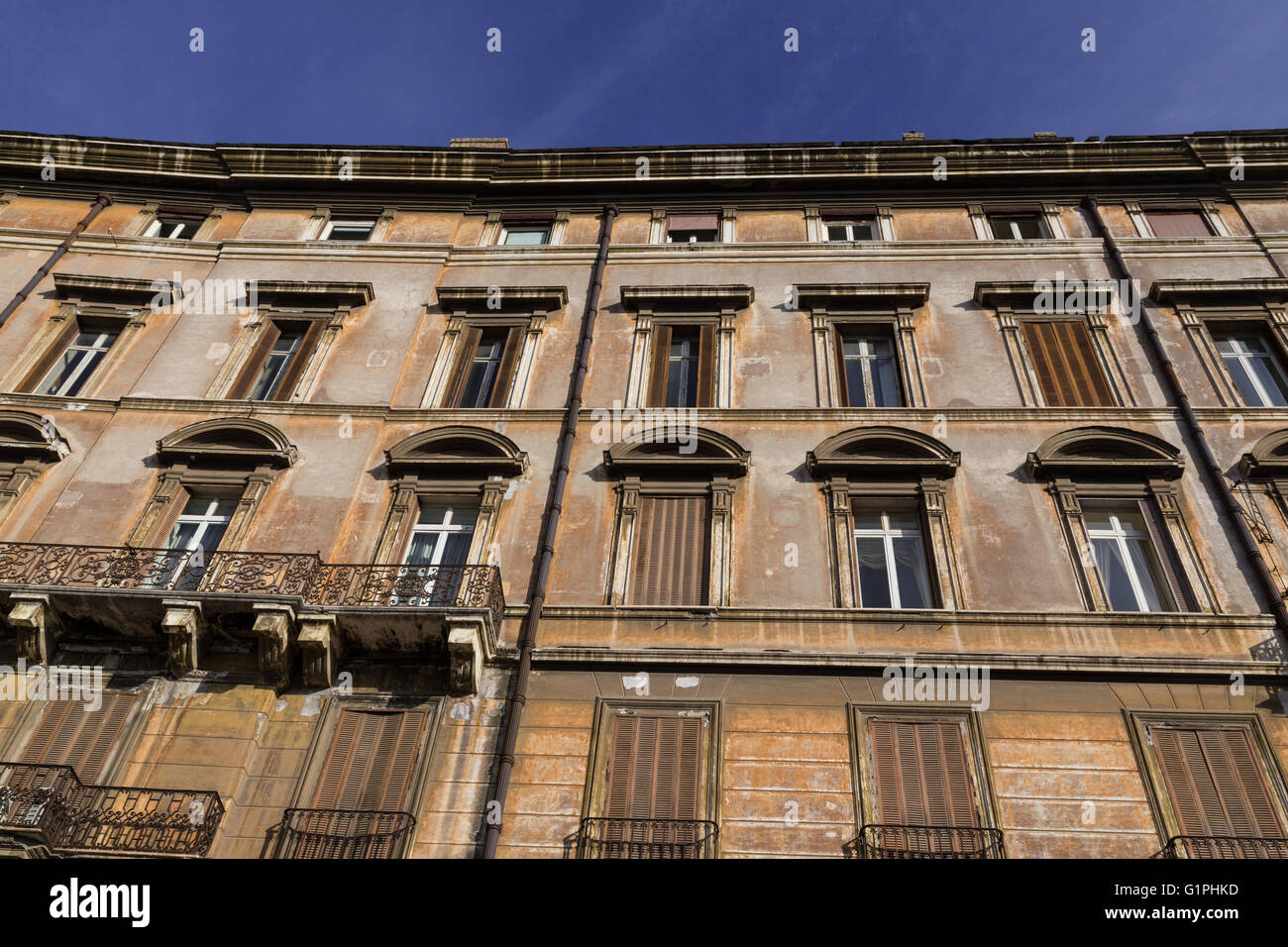 House facade in the old town of Rome Stock Photo - Alamy